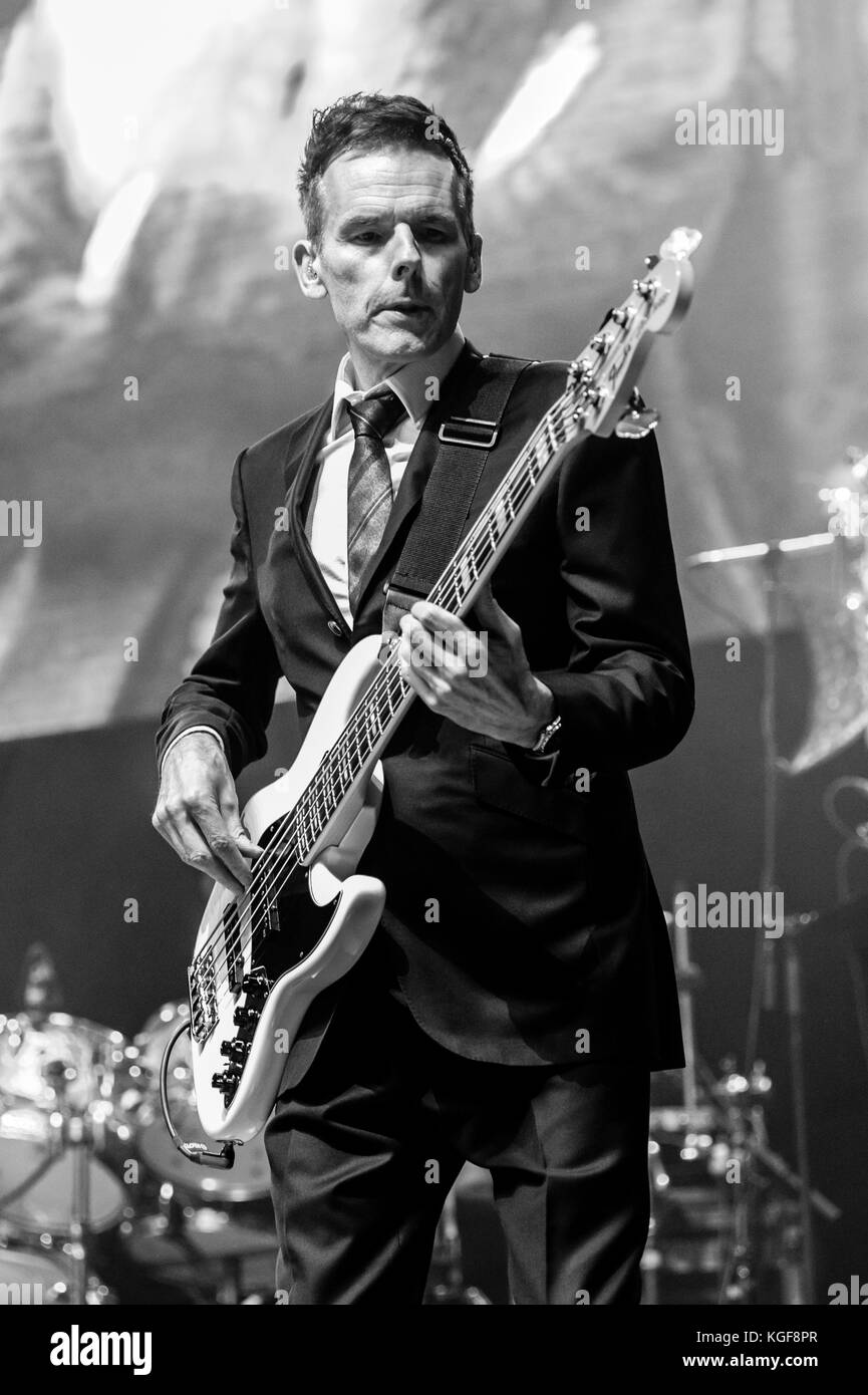 Andy carr hi-res stock photography and images - Alamy