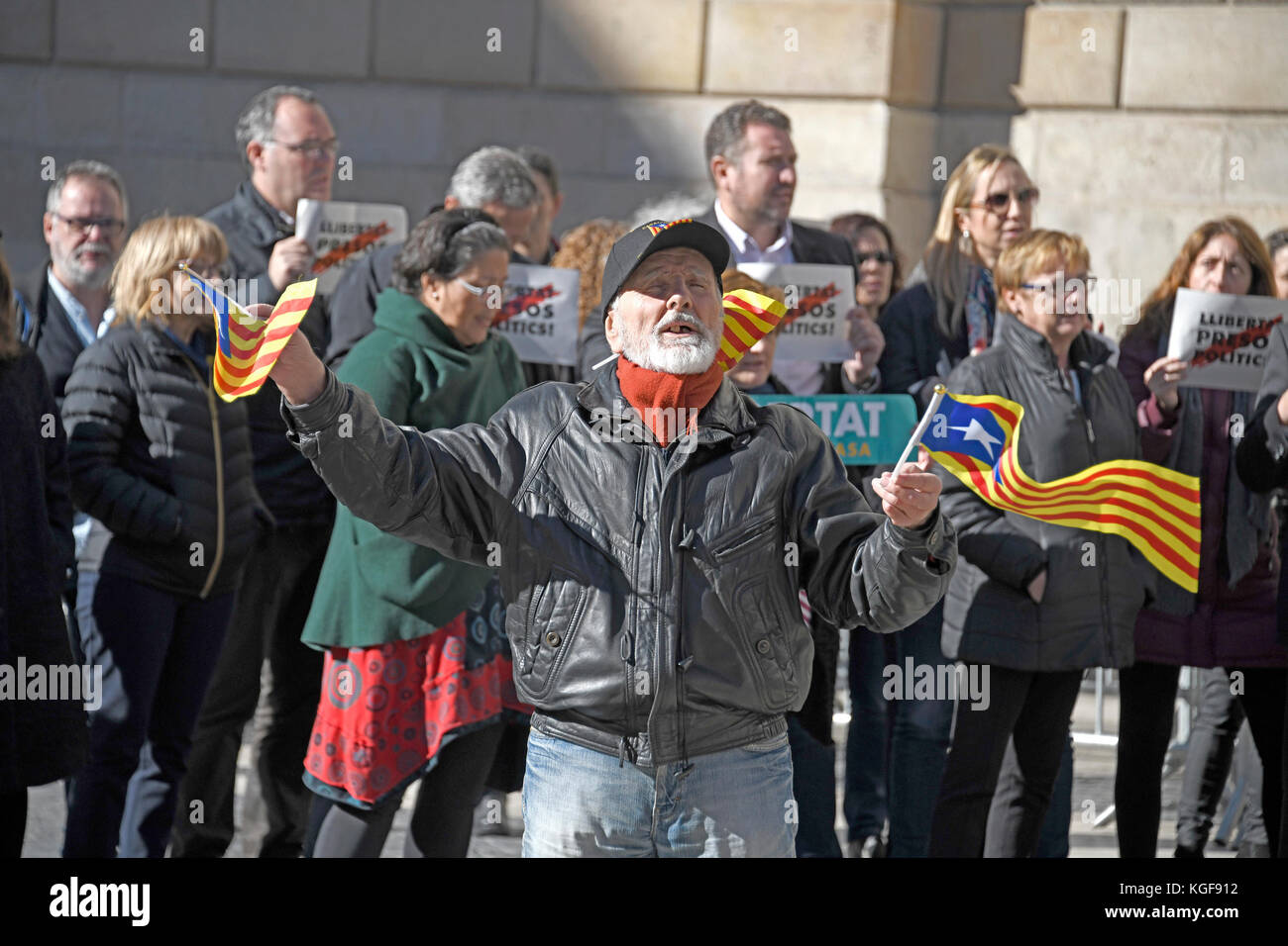 Spanish and catalan flags houses hi-res stock photography and images ...