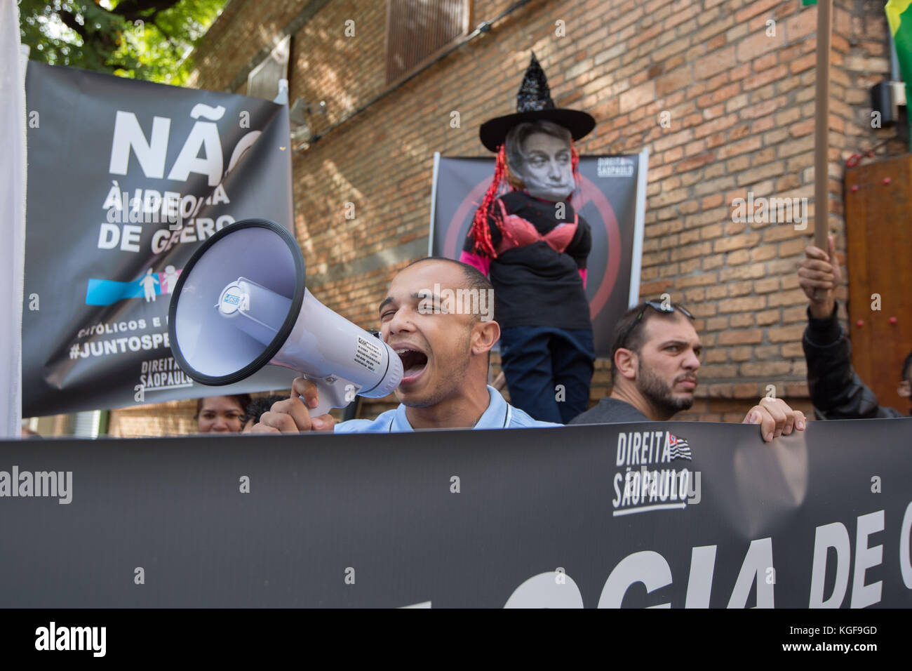 Sao Paulo, Sao Paulo, Brazil. 7th Nov, 2017. Conservative groups ...