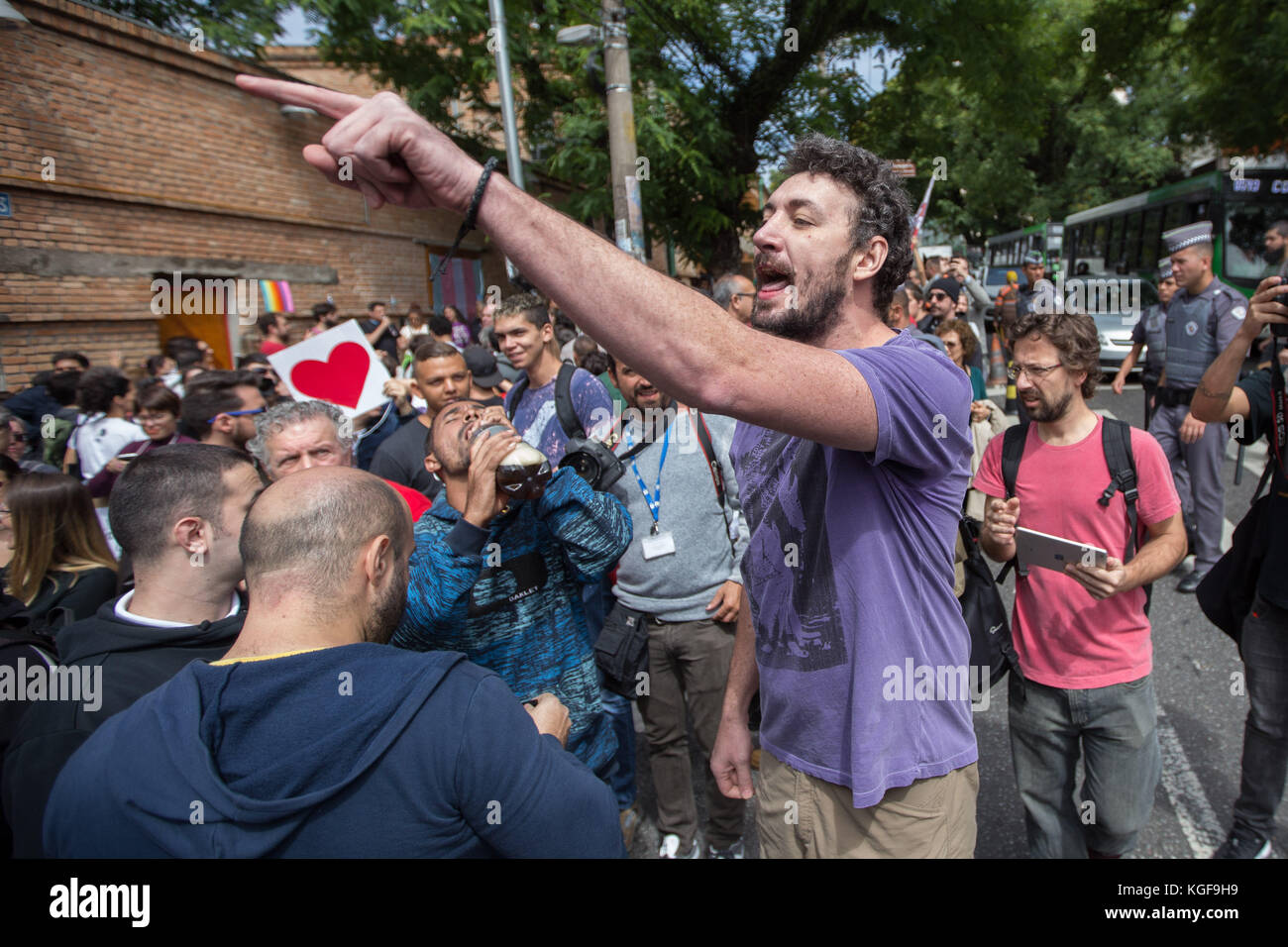 Sao Paulo, Sao Paulo, Brazil. 7th Nov, 2017. Supporters of the American ...