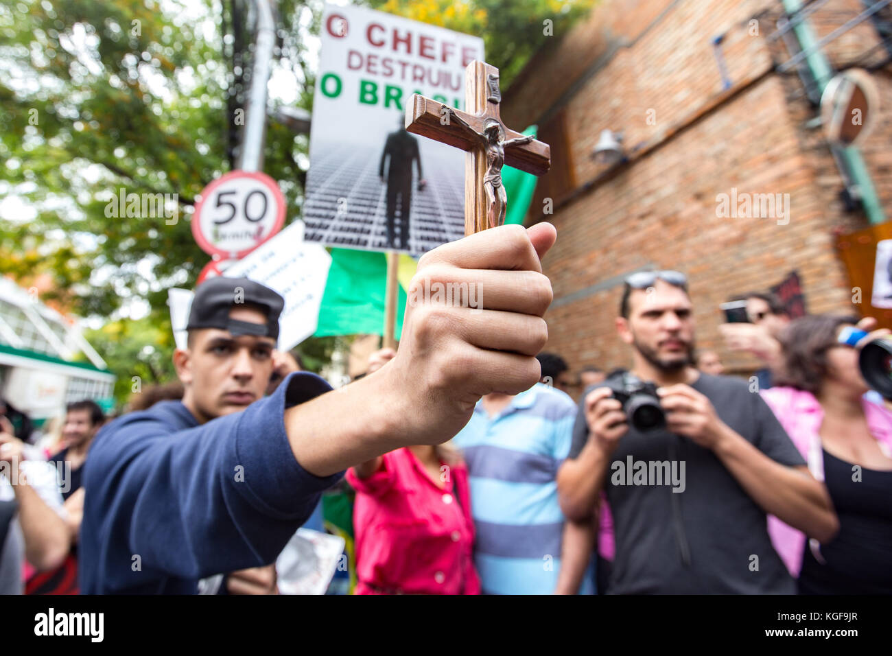 Sao Paulo, Sao Paulo, Brazil. 7th Nov, 2017. Conservative groups ...