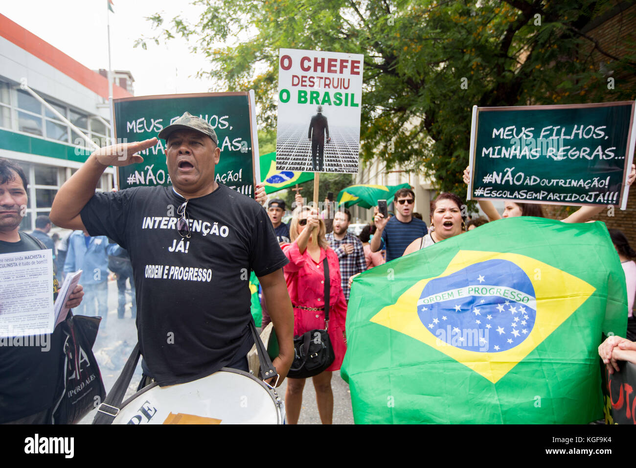 Sao Paulo, Sao Paulo, Brazil. 7th Nov, 2017. Conservative groups ...