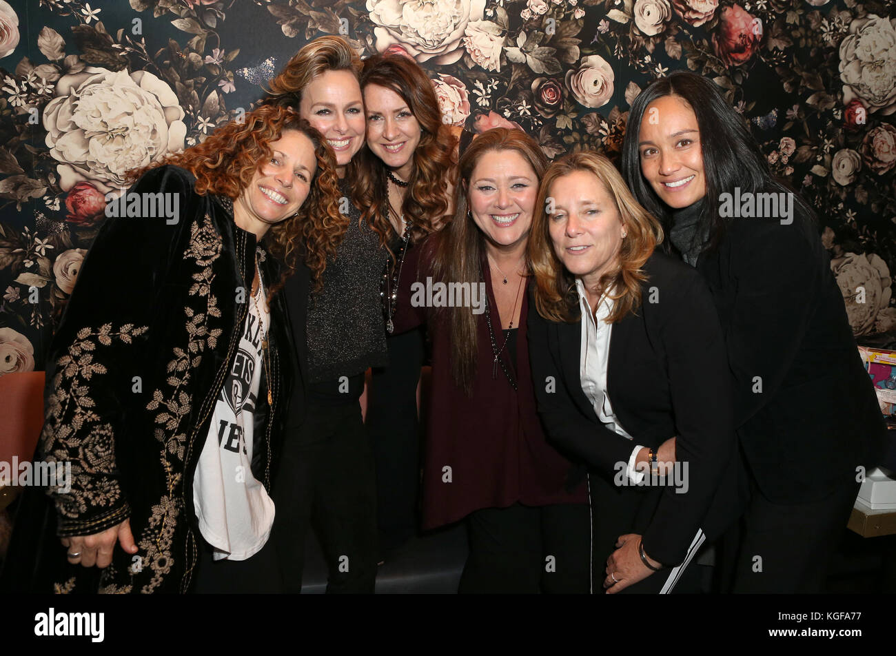 Venice, Ca. 3rd Nov, 2017. Meredith Scott Lynn, Joely Fisher, Camryn ...