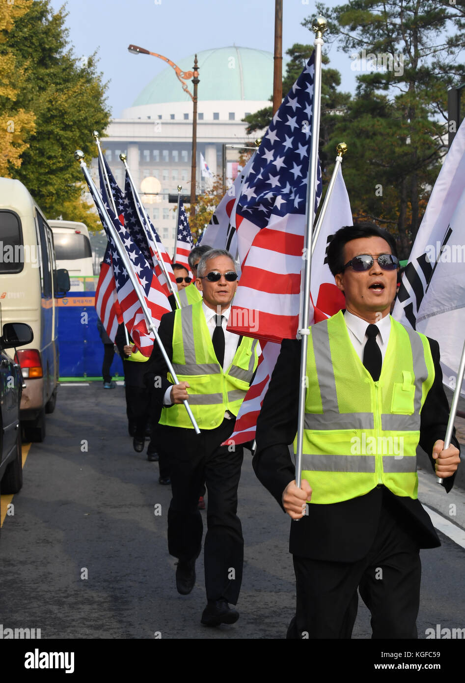 08th Nov, 2017. Pro-U.S. rally A group of people stages a rally in ...