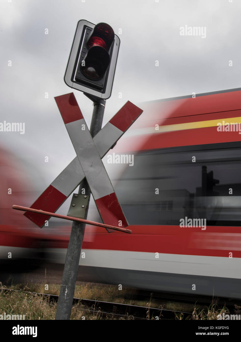 Ungated level crossing hi-res stock photography and images - Alamy