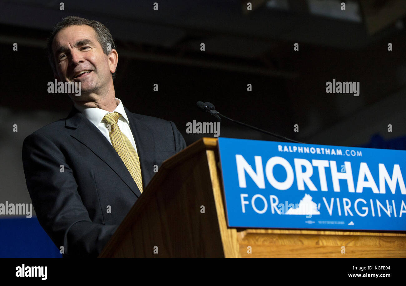 Fairfax, Virginia, USA. 07th Nov, 2017. RALPH NORTHAM takes the stage ...