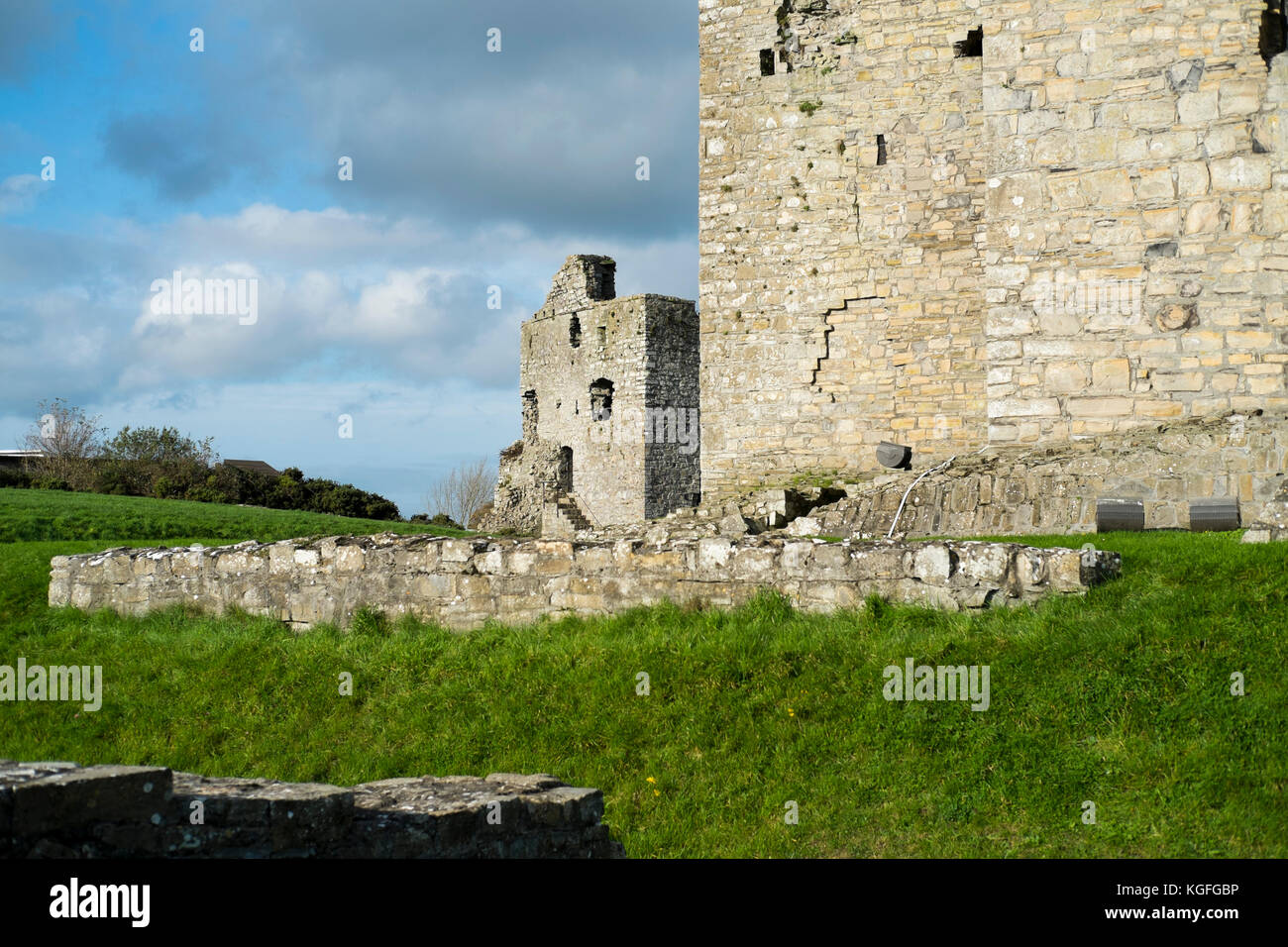 Lacy castle trim hi-res stock photography and images - Alamy