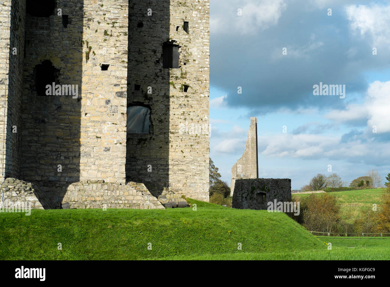 Lacy castle trim hi-res stock photography and images - Alamy
