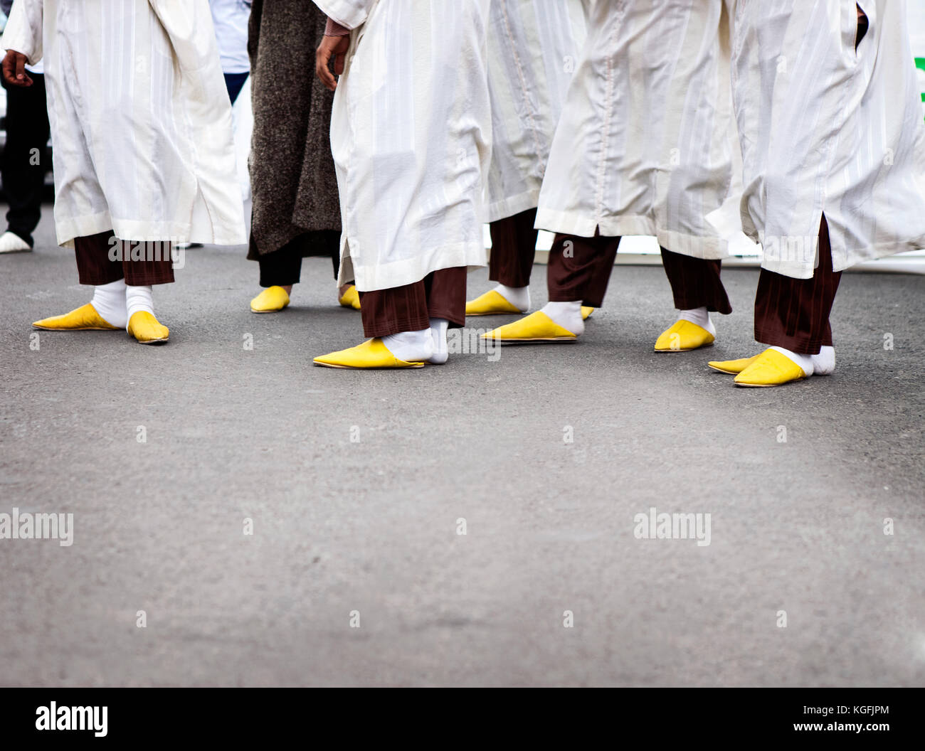 yellow arabic shoes Moroccan, Marrakesh Stock Photo - Alamy