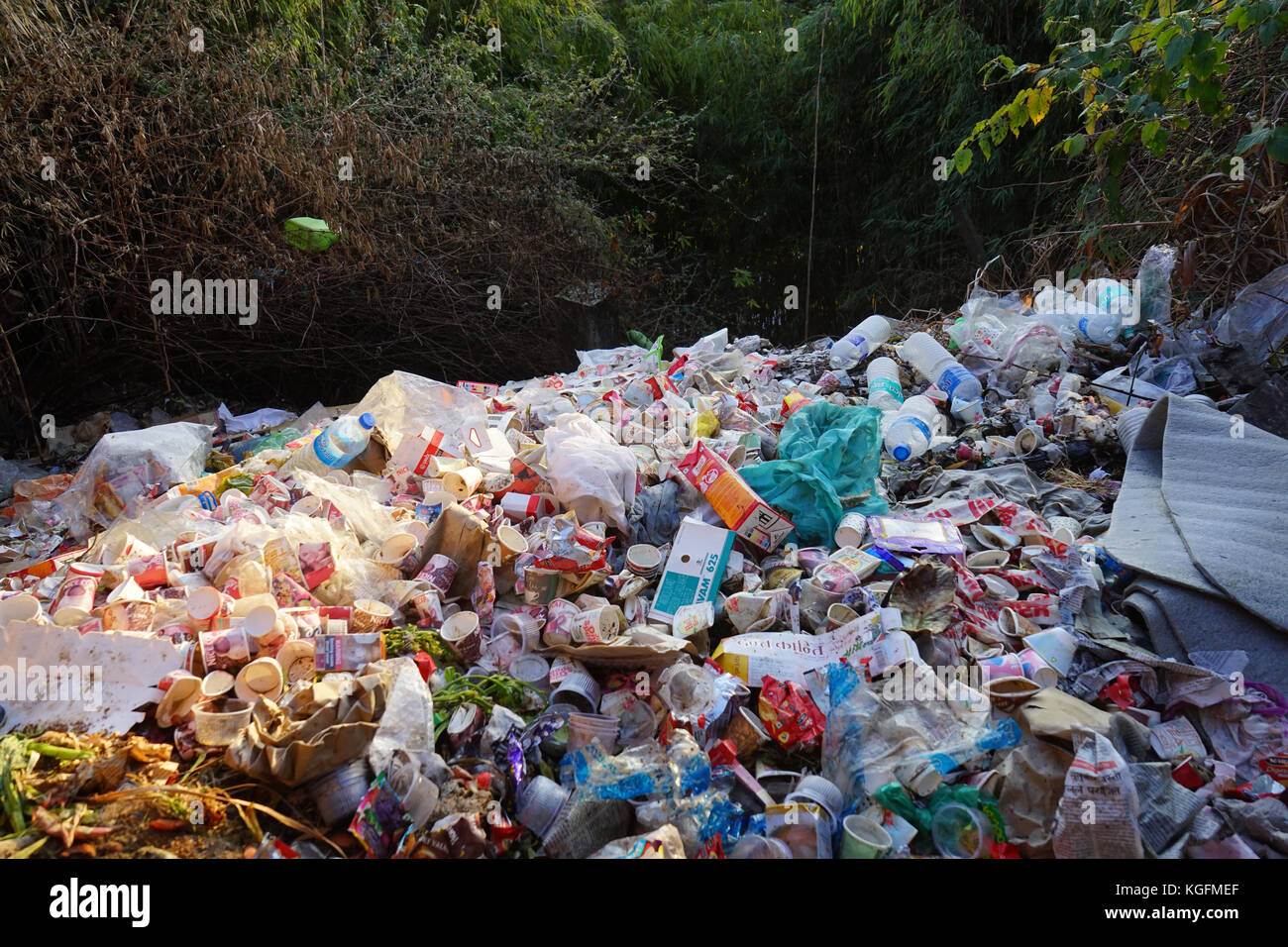 Indian trash hi-res stock photography and images - Alamy
