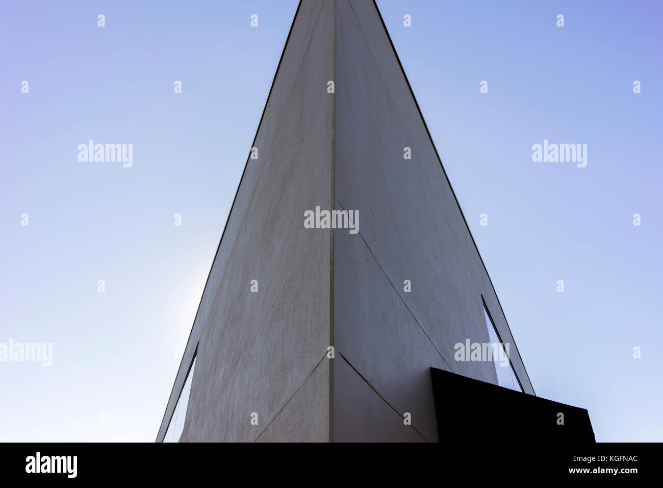 Sharp lines hi-res stock photography and images - Alamy
