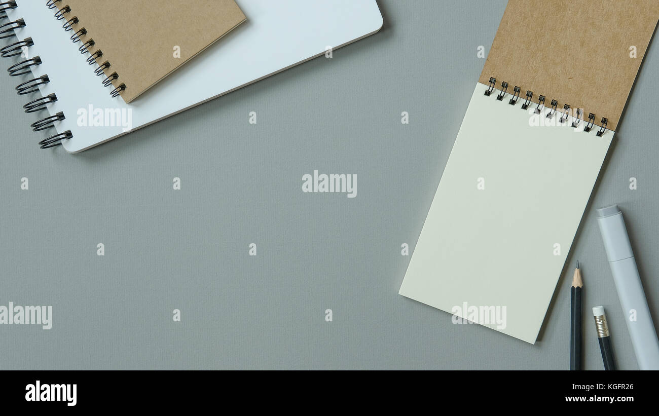 Spiral blank notebook paper black hi-res stock photography and images ...