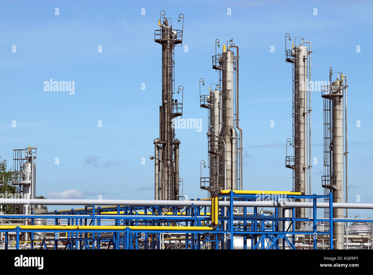 Petrochemical plant industry zone hi-res stock photography and images ...