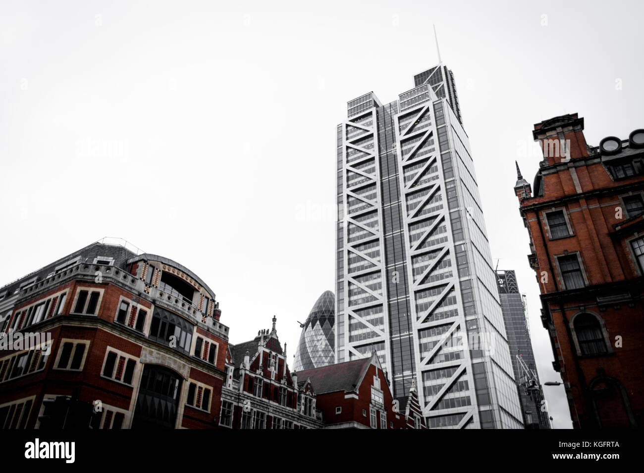 Grey sky city buildings london street hi-res stock photography and ...