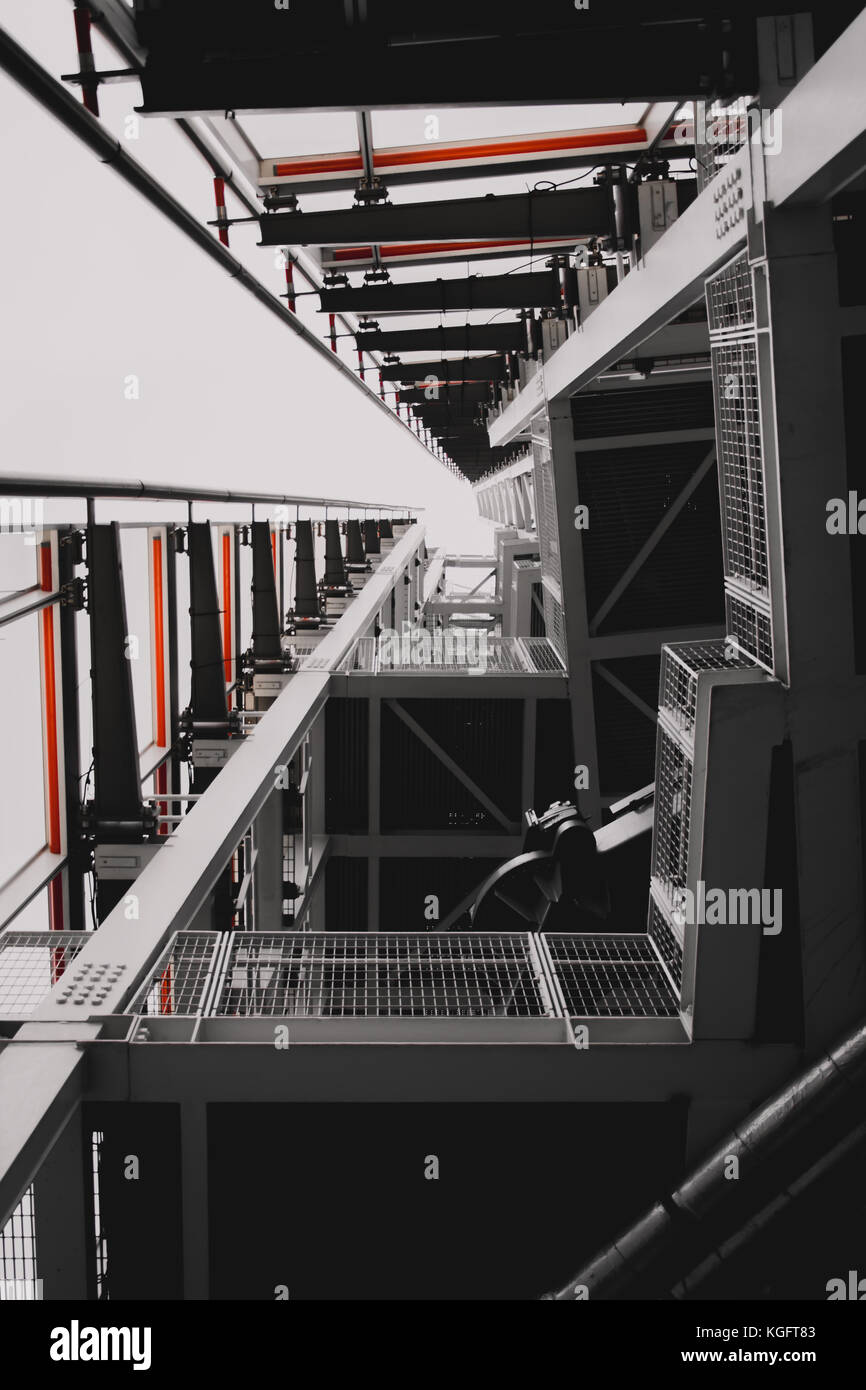 Architecture technology hi-res stock photography and images - Alamy