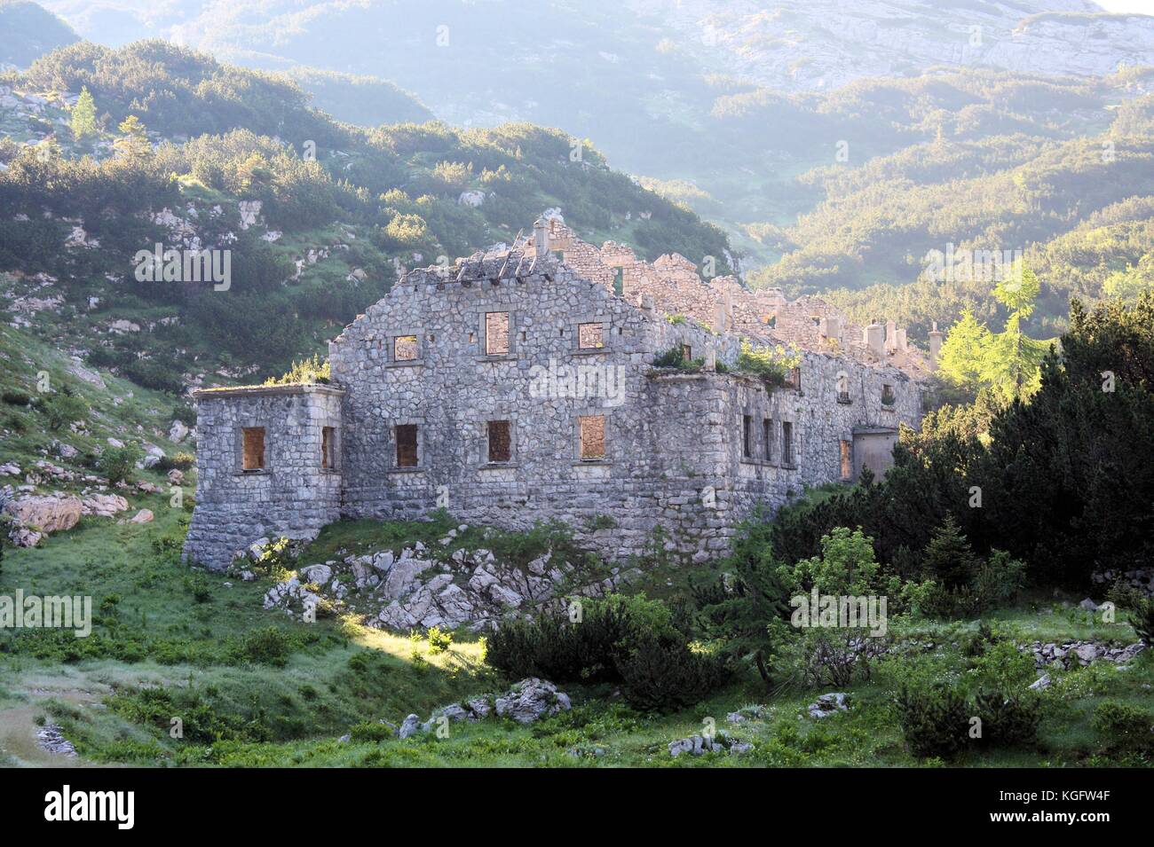 World war 1 barracks hi-res stock photography and images - Alamy
