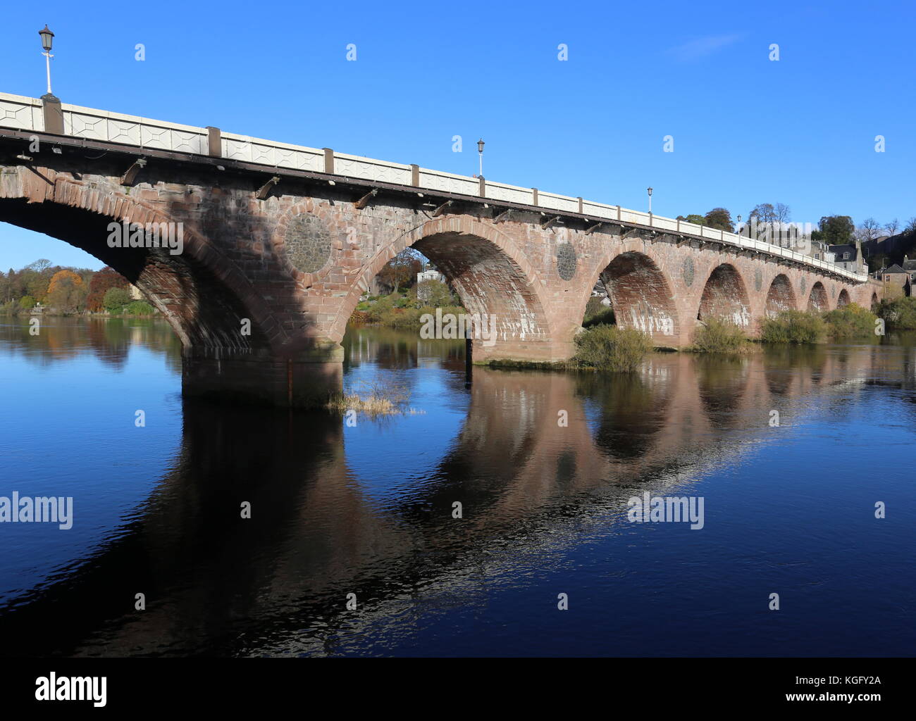 River tay scotland bridge trees hi-res stock photography and images - Alamy