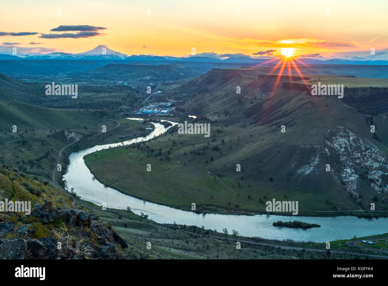 Desert Vista at Sunset, with the Deschutes River and Warm Springs ...