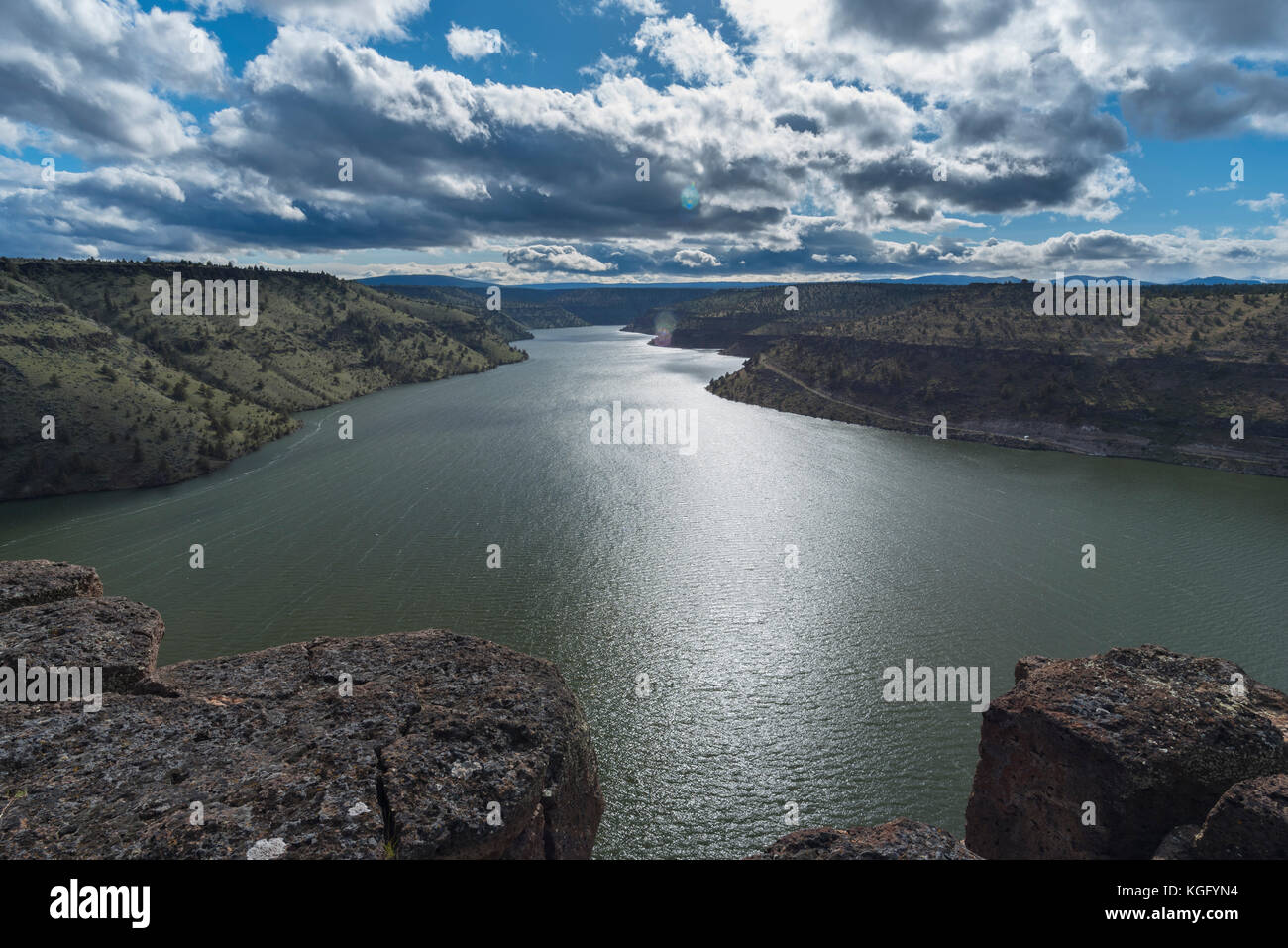 Cove Palisades State Park in Central Oregon, Metolius Arm of Lake Billy ...