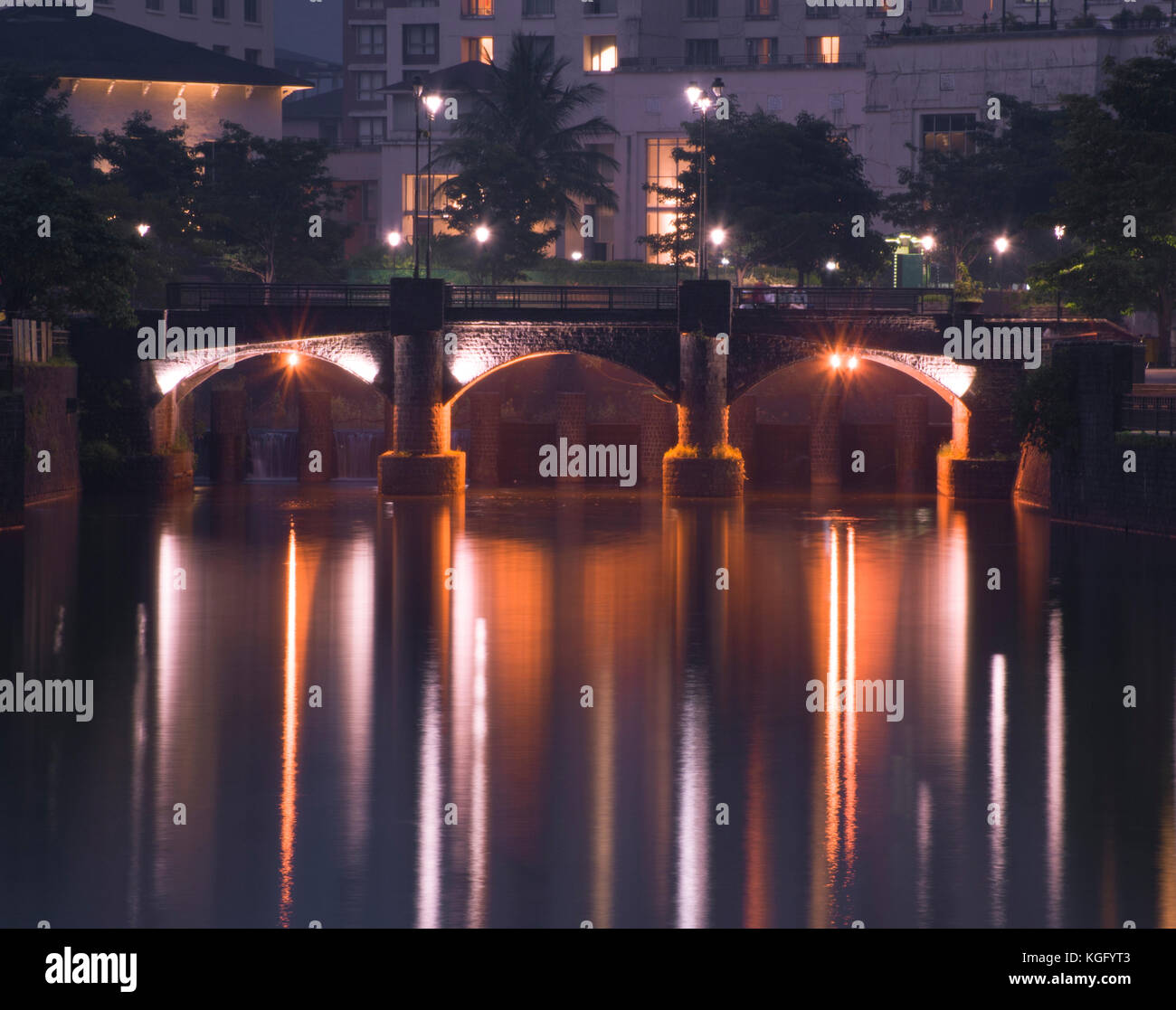 bridge at night Stock Photo - Alamy