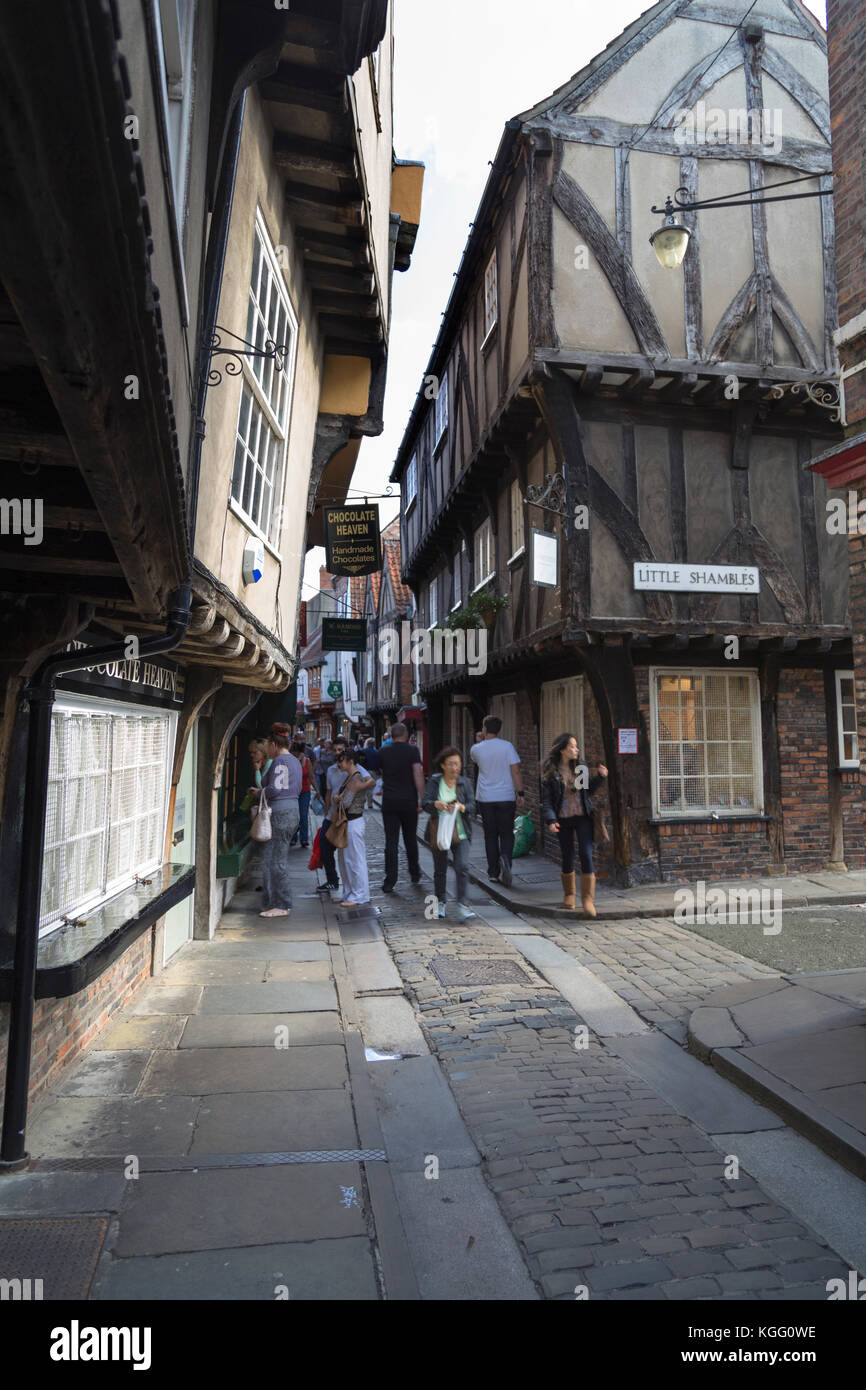 UK, York, the narrow streets of York Shambles Stock Photo - Alamy