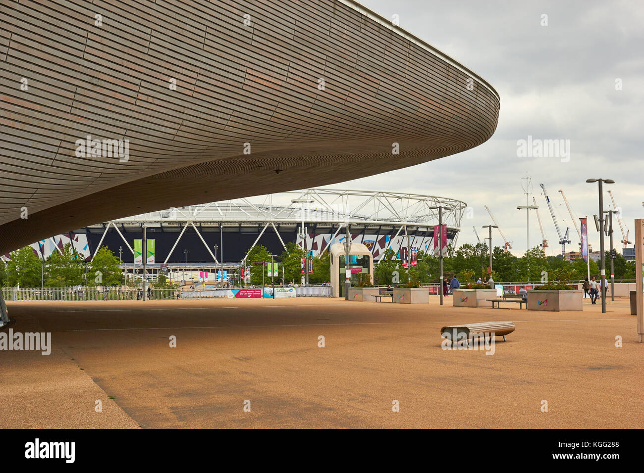 Minimal stadium hi-res stock photography and images - Alamy