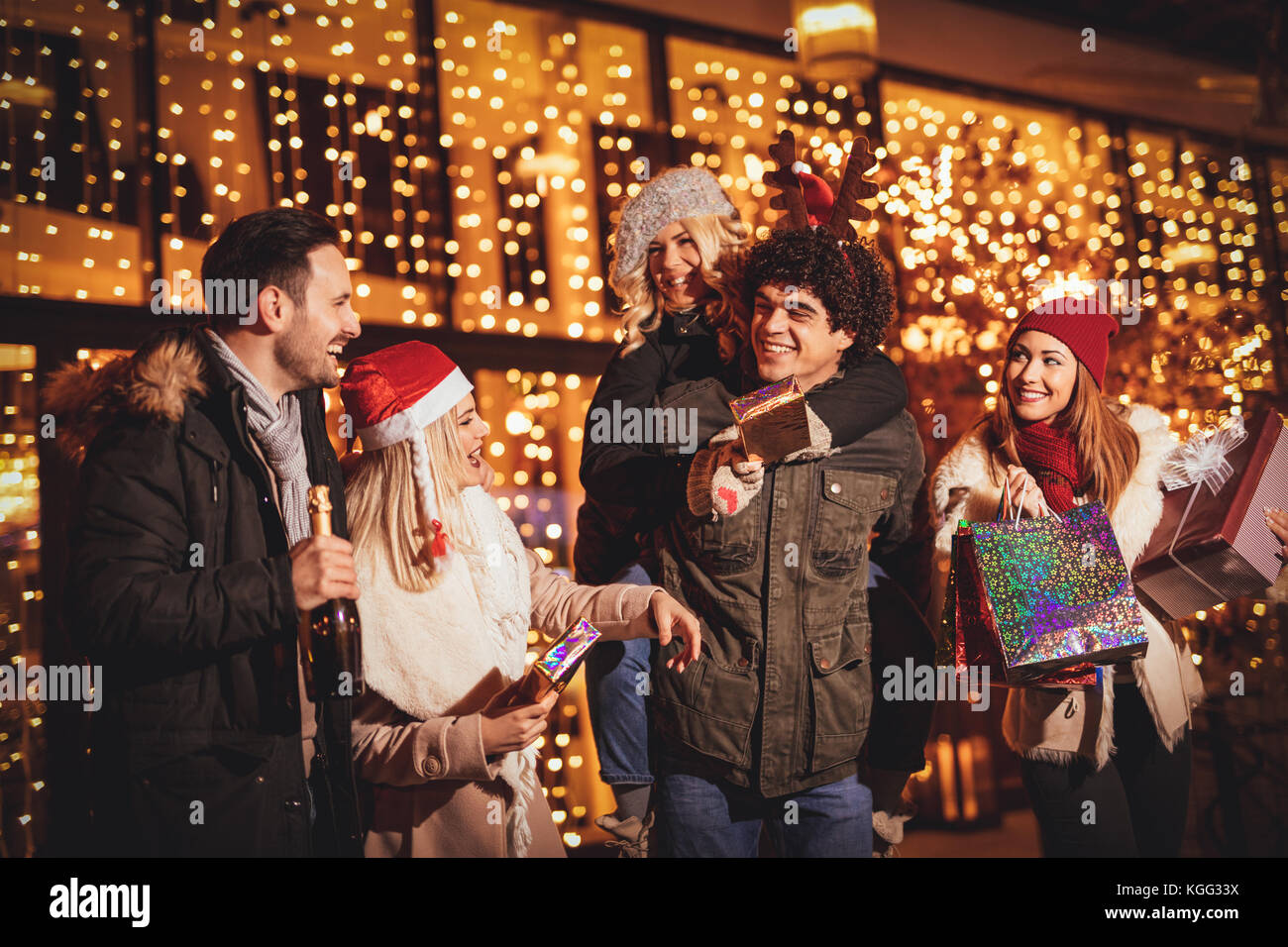 Five friends hi-res stock photography and images - Alamy