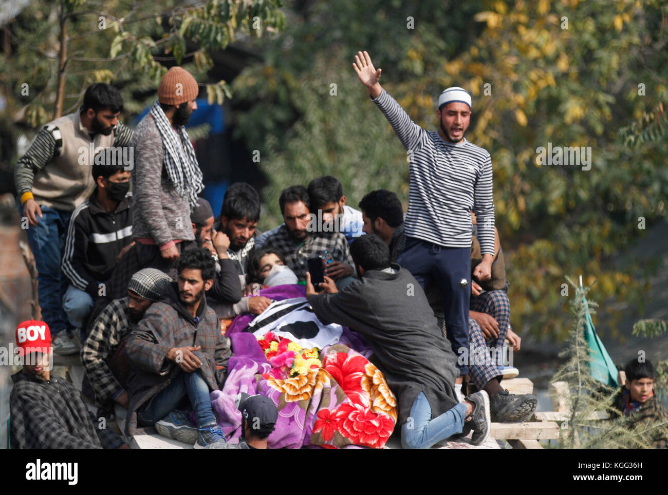India. 06th Nov, 2017. (EDITORS NOTE: Image depicts death) People ...