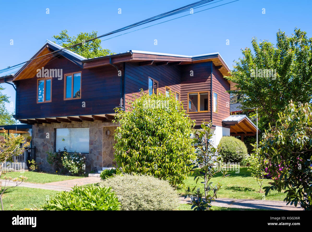 Middle class house hi-res stock photography and images - Alamy