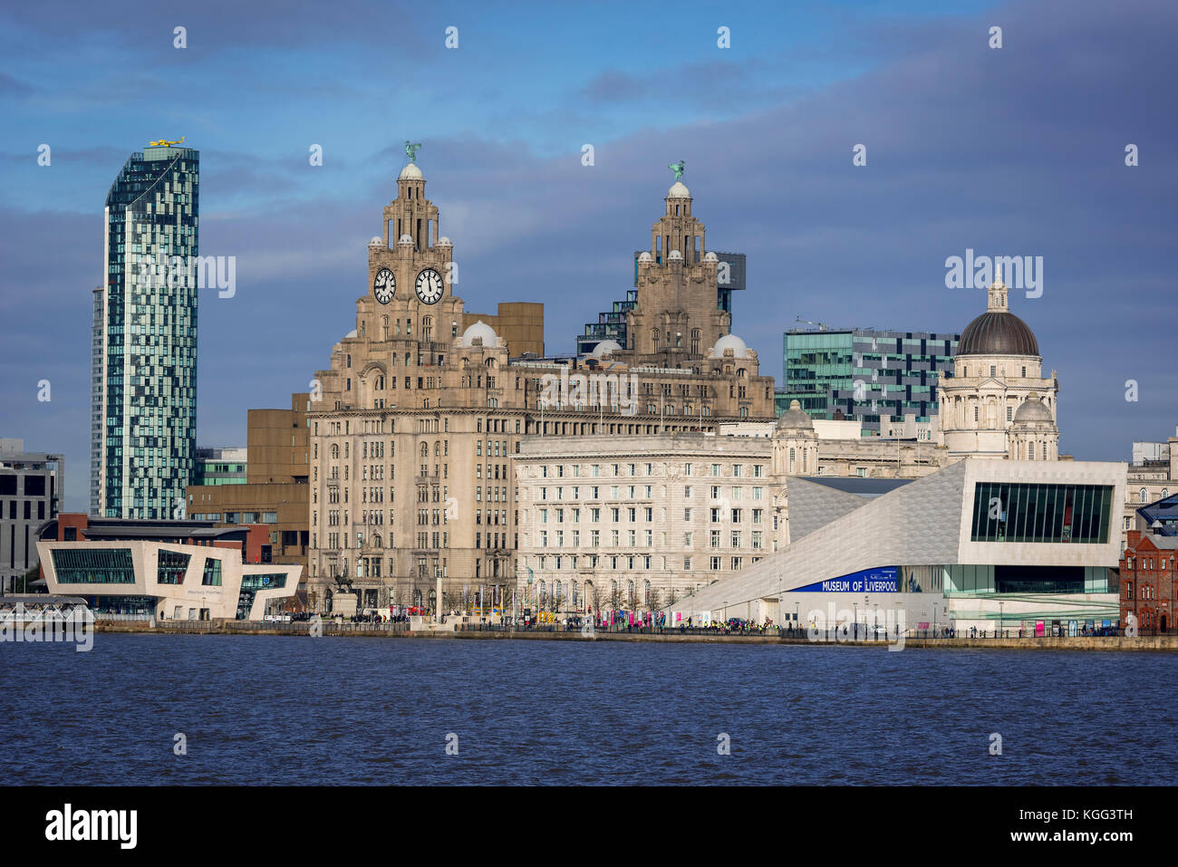 Three graces liverpool mersey cunard hi-res stock photography and ...