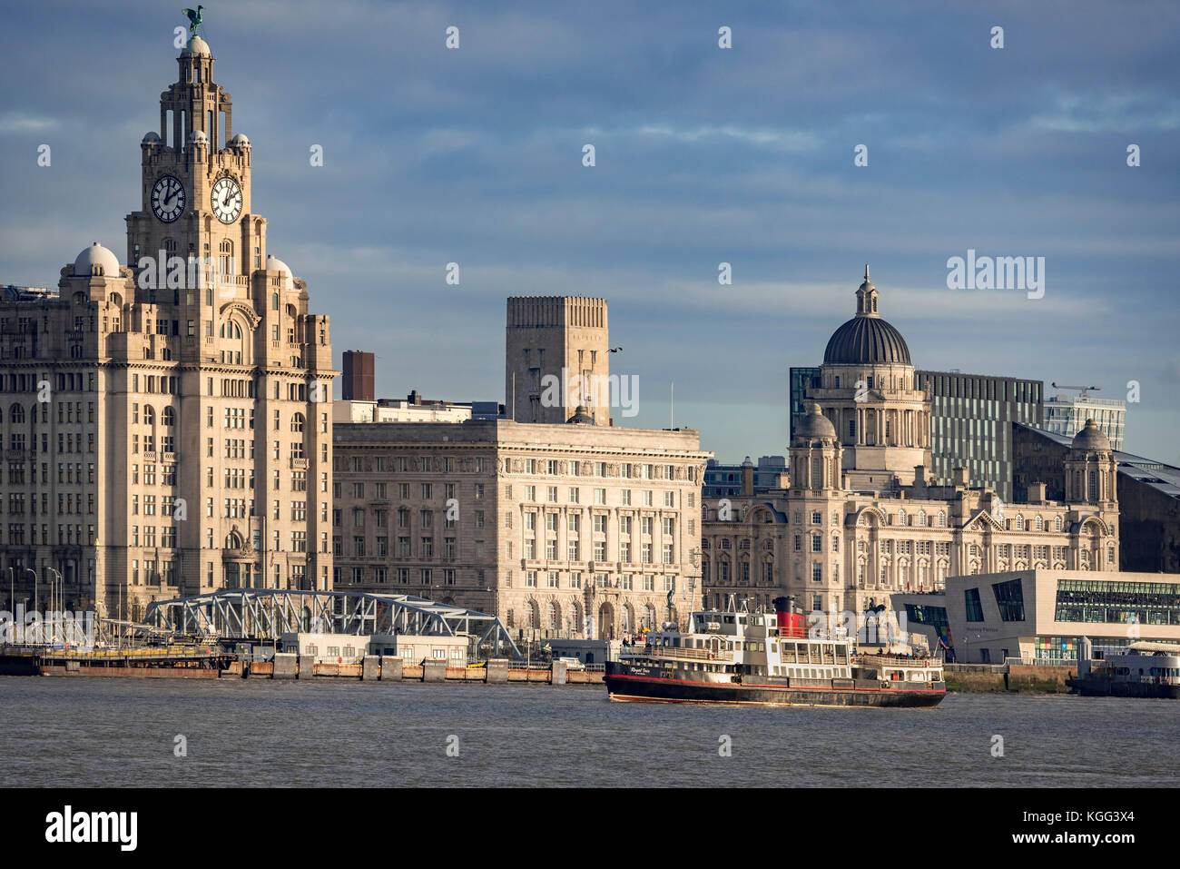 Three graces liverpool mersey hi-res stock photography and images - Alamy