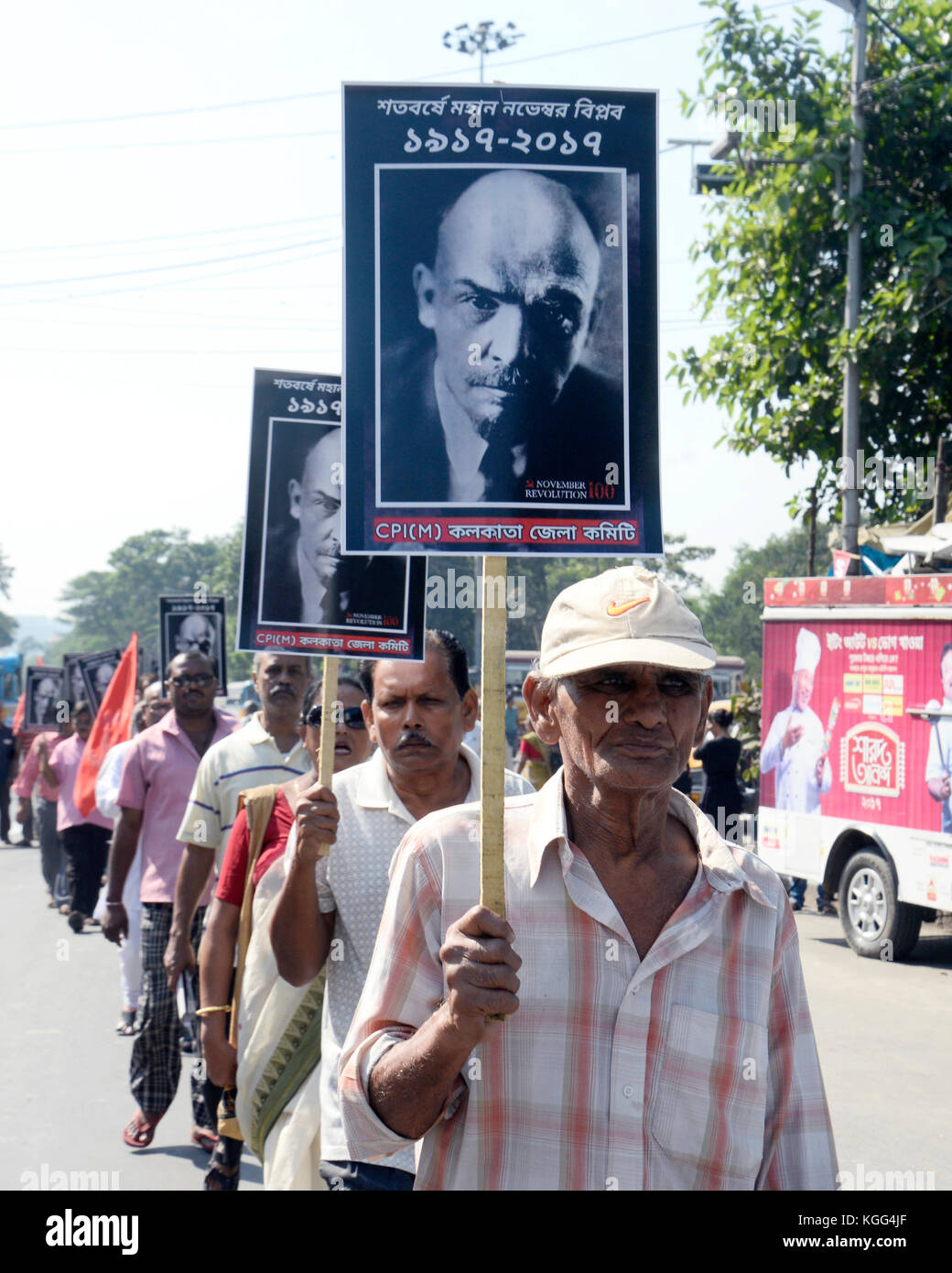 Kolkata, India. 07th Nov, 2017. Left front activist participate in a ...