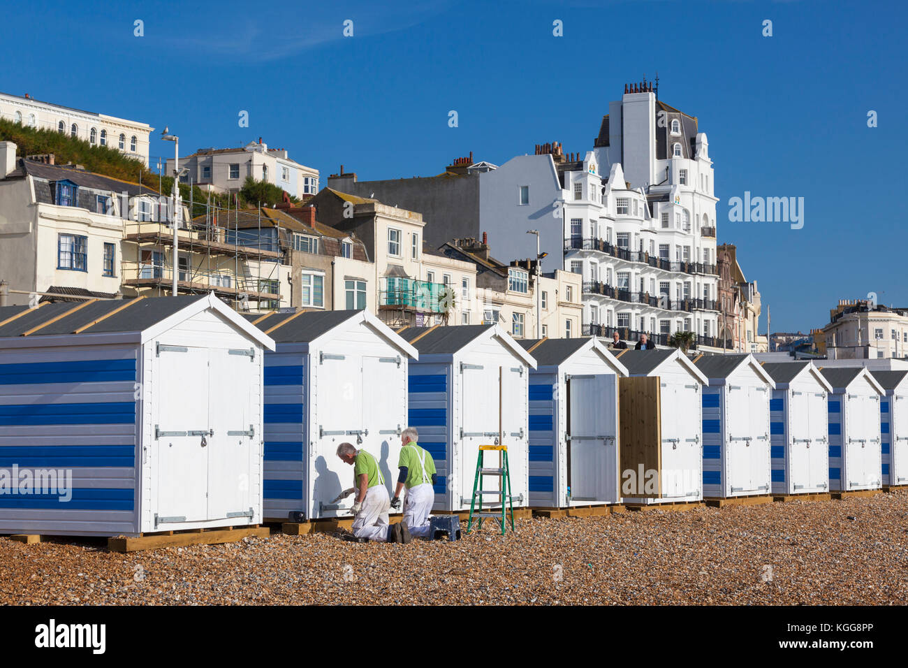 Hastings beach huts hi-res stock photography and images - Alamy