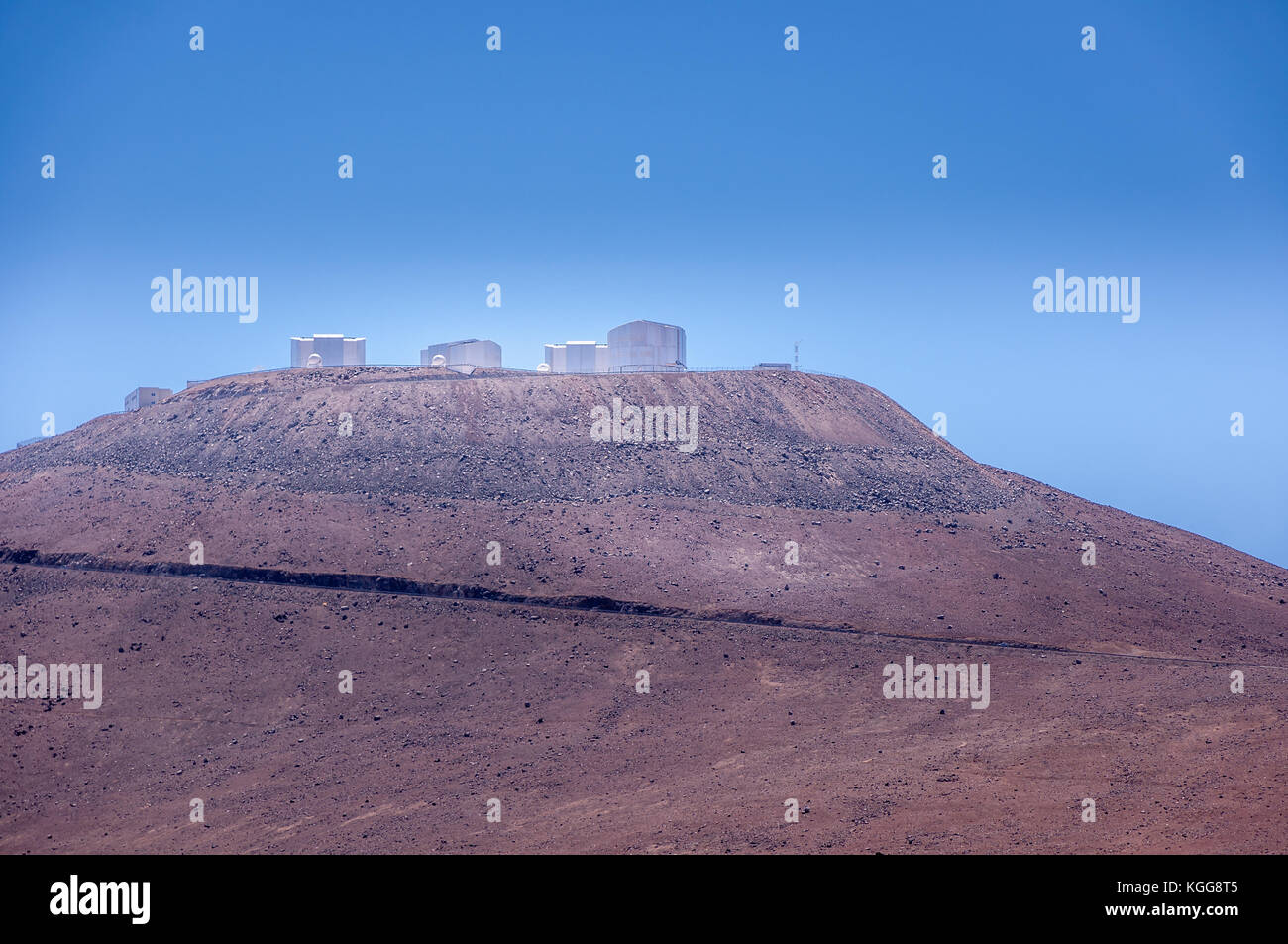 Atacama desert chile observatory hi-res stock photography and images ...