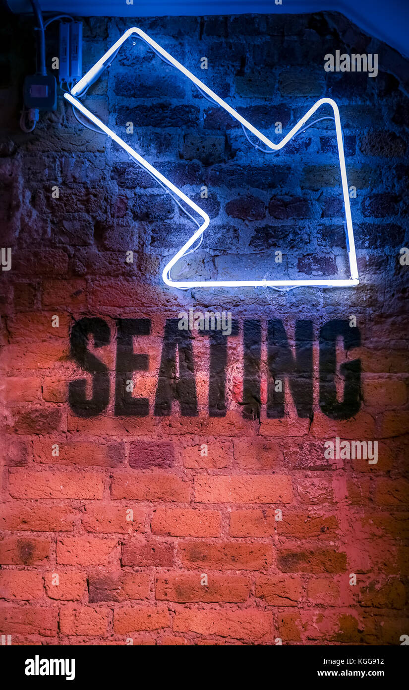 Host restaurant seating hi-res stock photography and images - Alamy