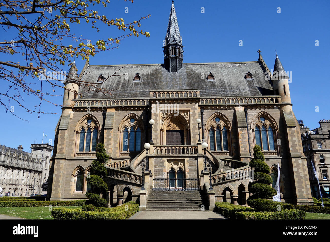 Mcmanus art gallery museum dundee hi-res stock photography and images ...