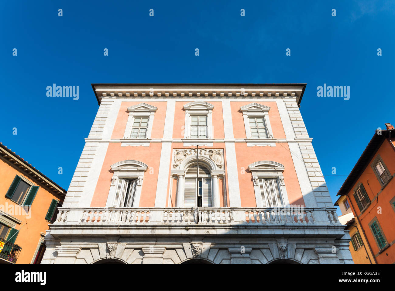 Pale pink facade hi-res stock photography and images - Alamy