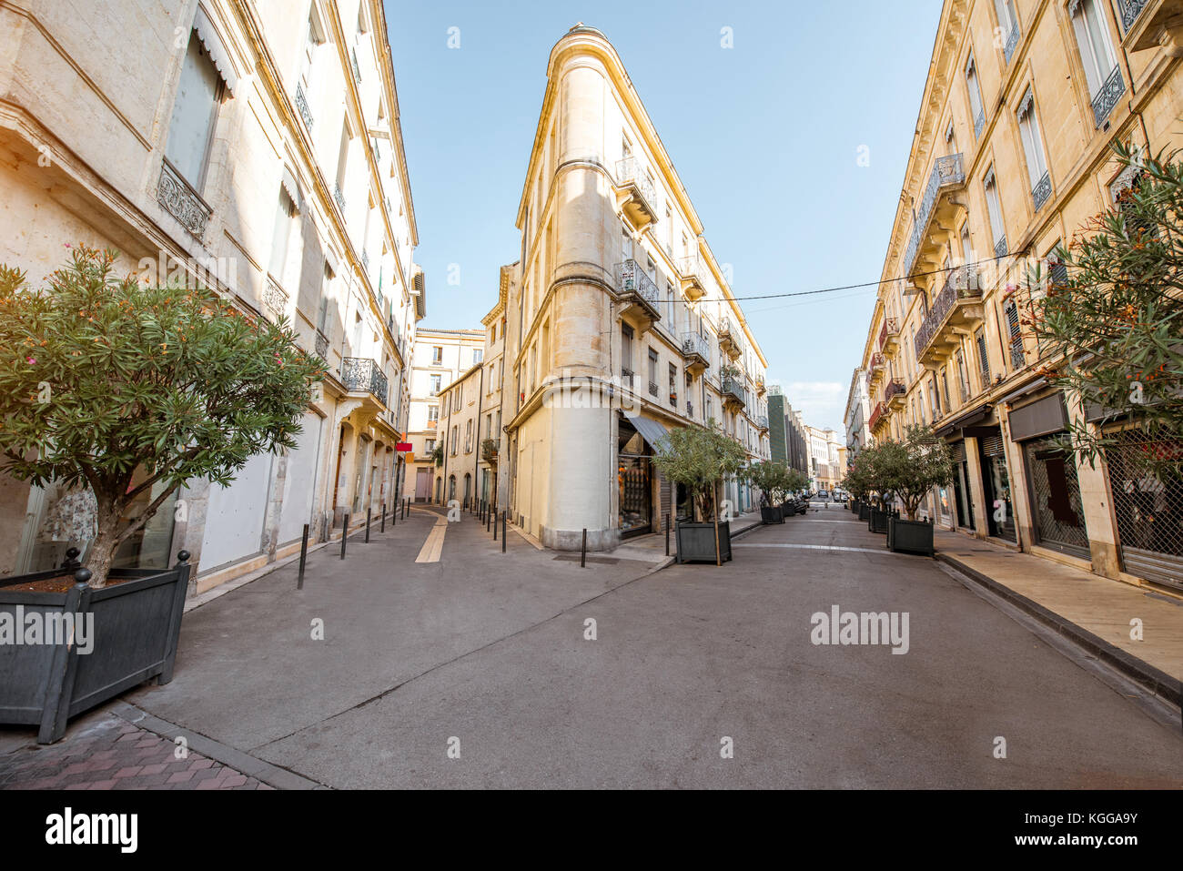 Nimes old city hi-res stock photography and images - Alamy