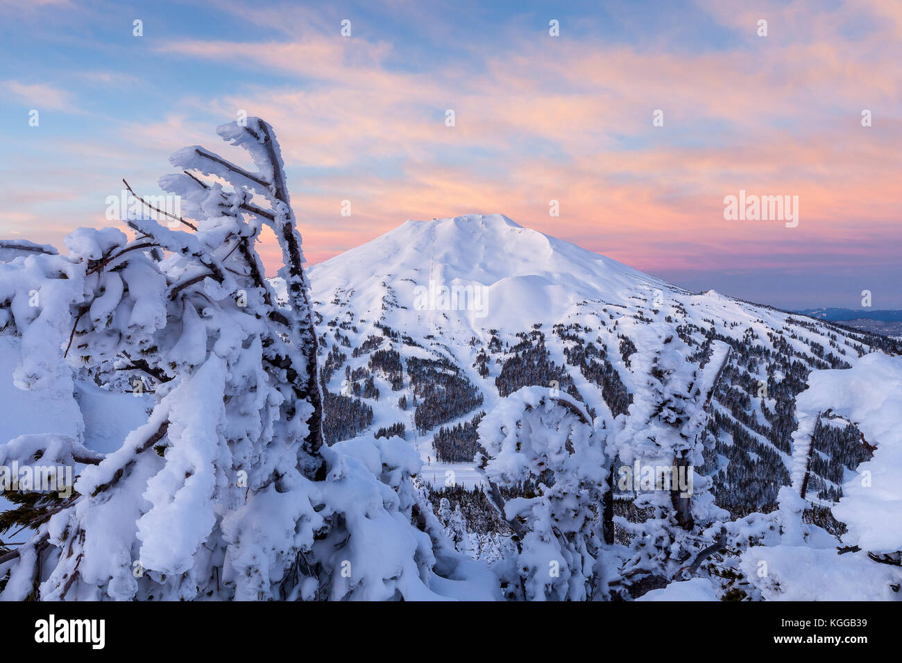 Winter Mount Bachelor High Resolution Stock Photography and Images - Alamy
