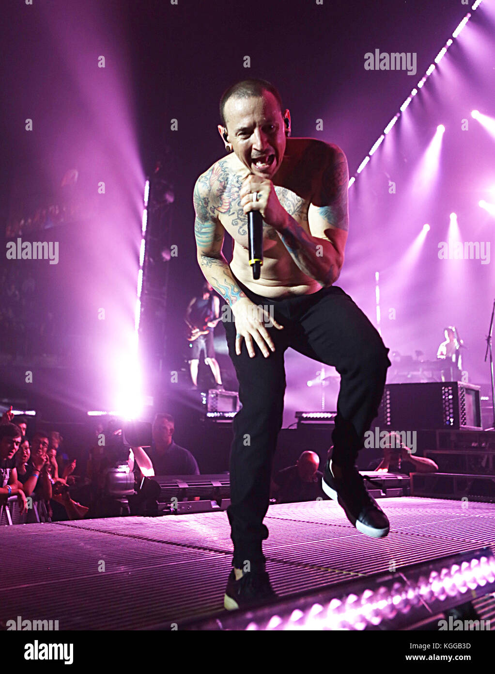 Chester bennington hi-res stock photography and images - Alamy