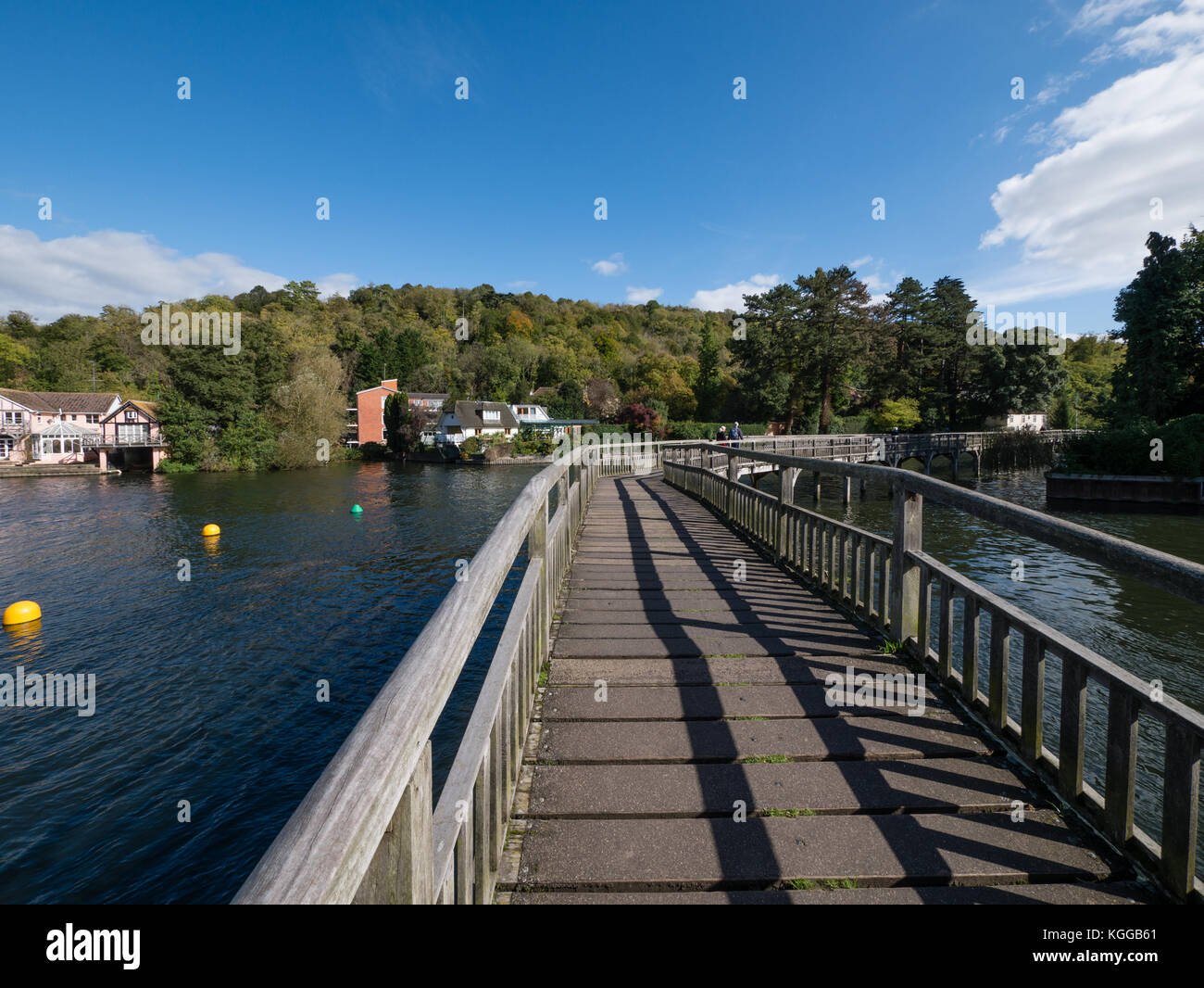 Walkway, Marsh Lock, River Thames, Henley-on-Thames, Oxfordshire ...