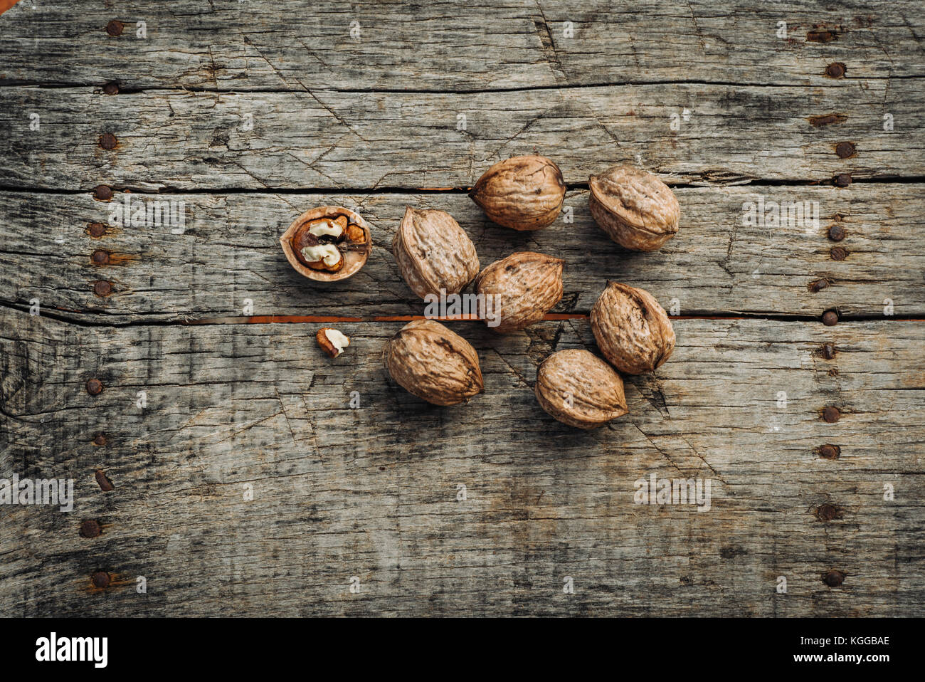 Fresh raw walnuts fruits in Autumn season Stock Photo - Alamy
