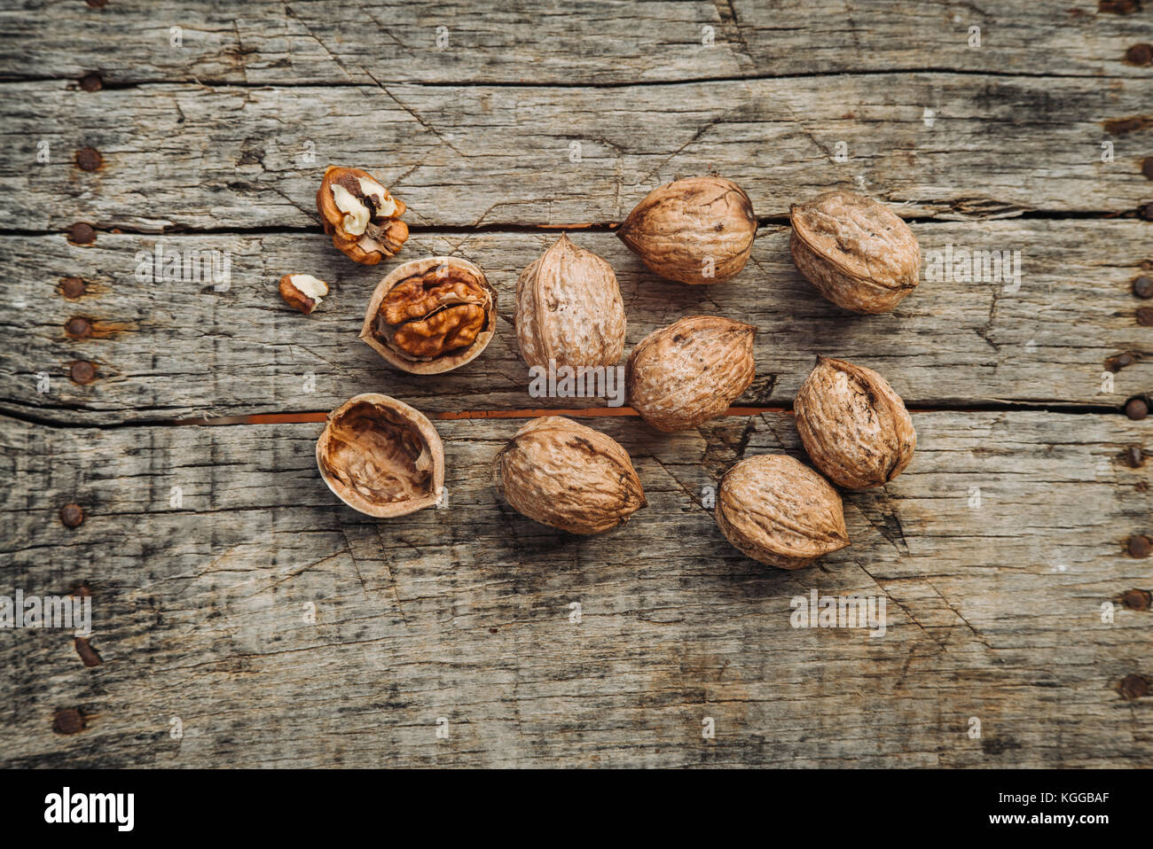 Fresh raw walnuts fruits in Autumn season Stock Photo - Alamy