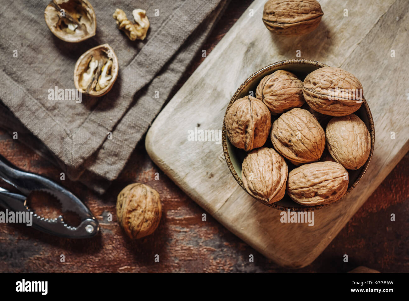 Fresh raw walnuts fruits in Autumn season Stock Photo - Alamy