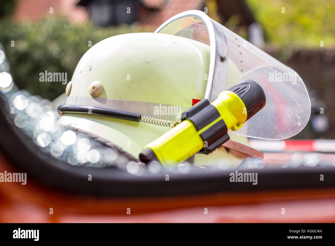 Fireman helmet hi-res stock photography and images - Alamy