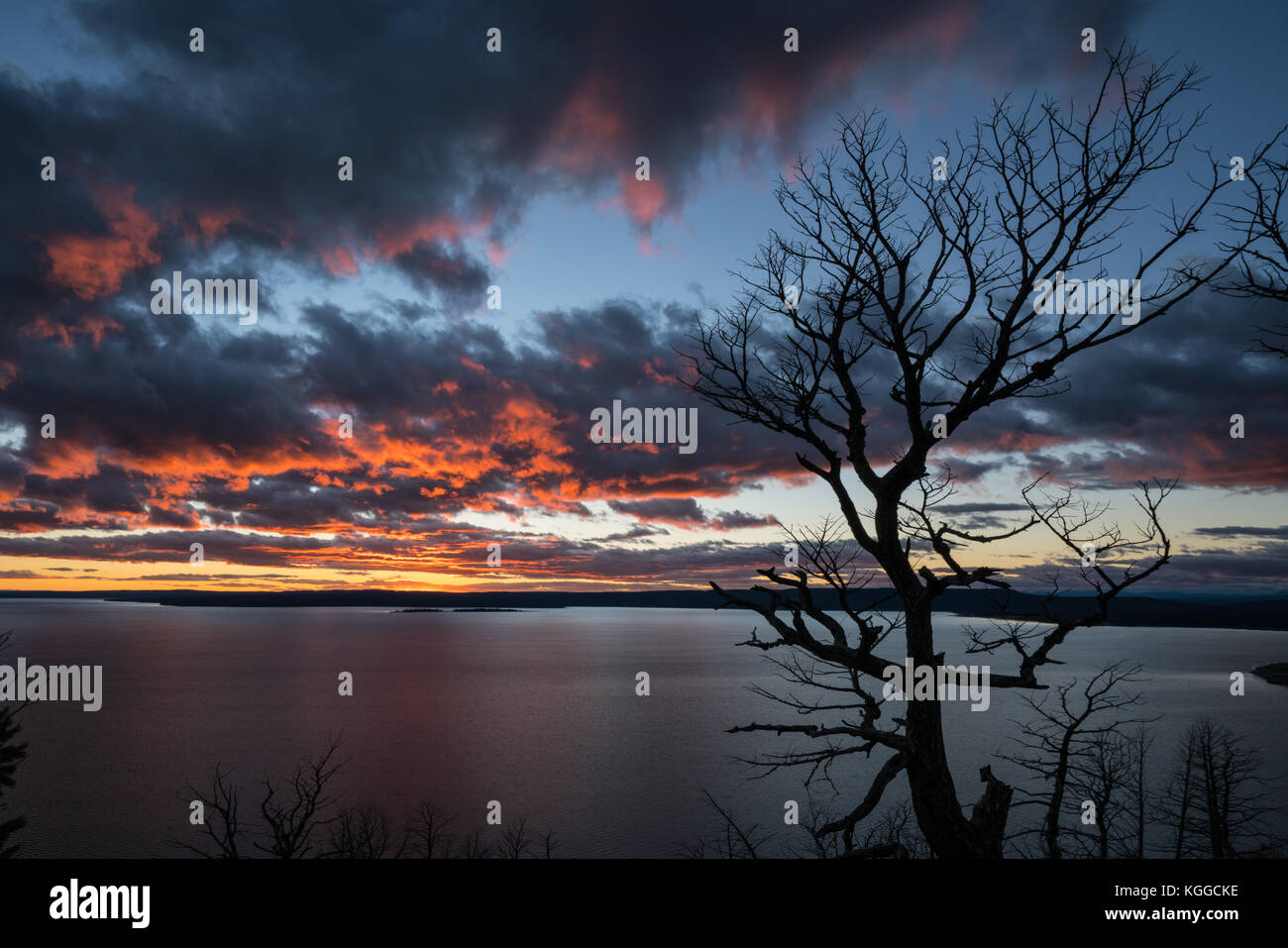 Sunset over Yellowstone Lake from Lake Butte overlook Stock Photo - Alamy
