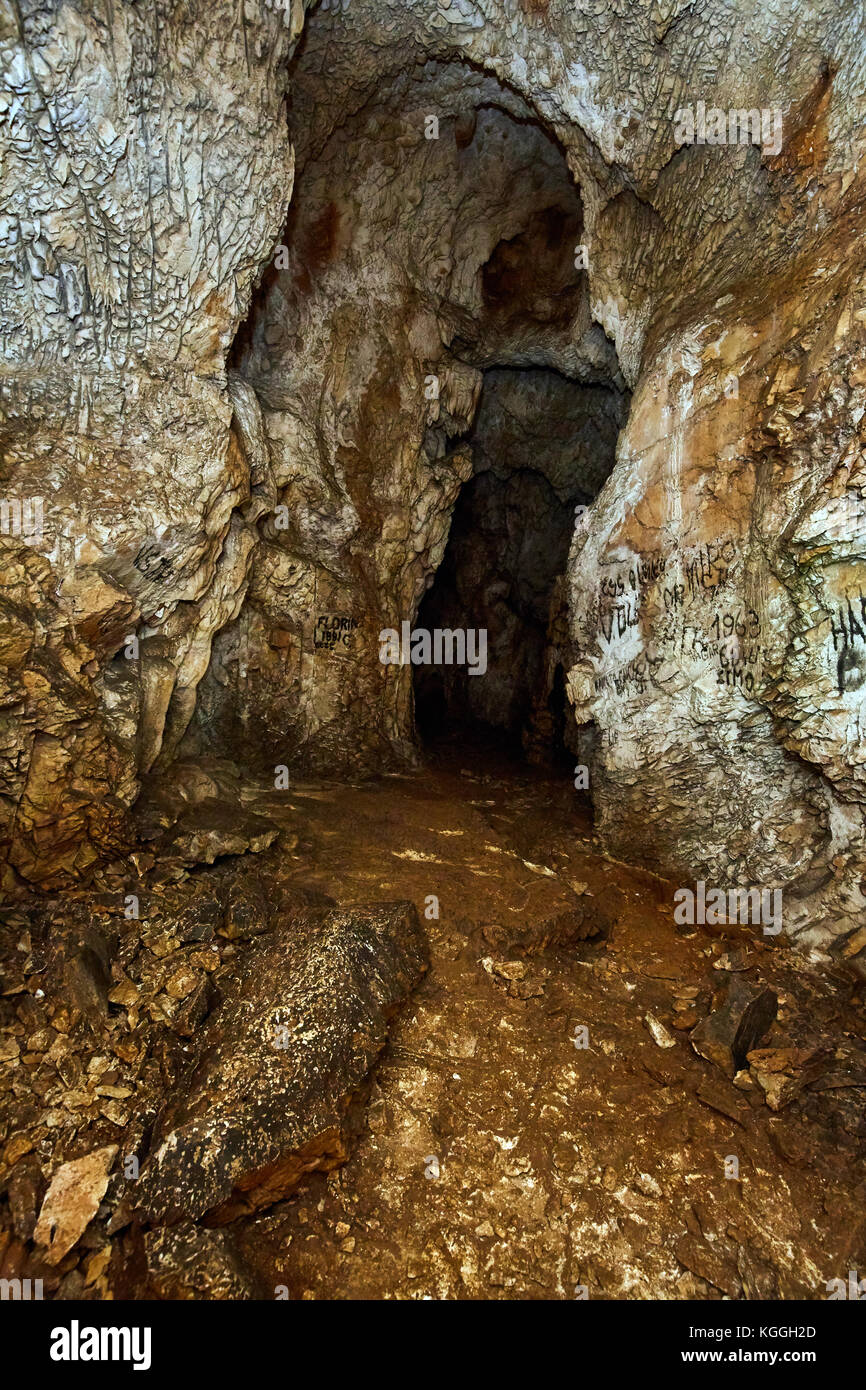 Interior of a cave with various speleothemes Stock Photo - Alamy