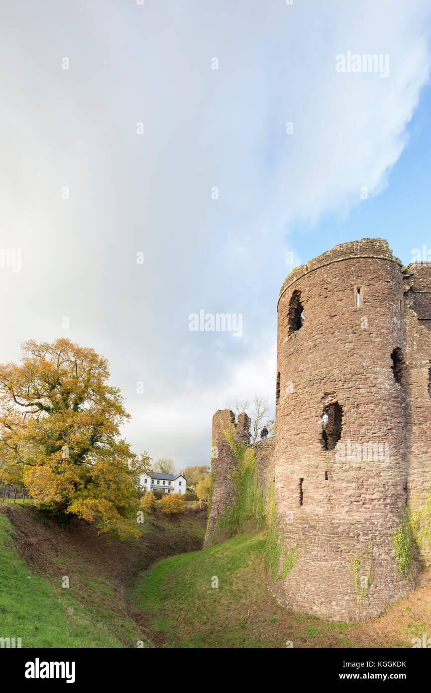 The three castle walk wales hi-res stock photography and images - Alamy