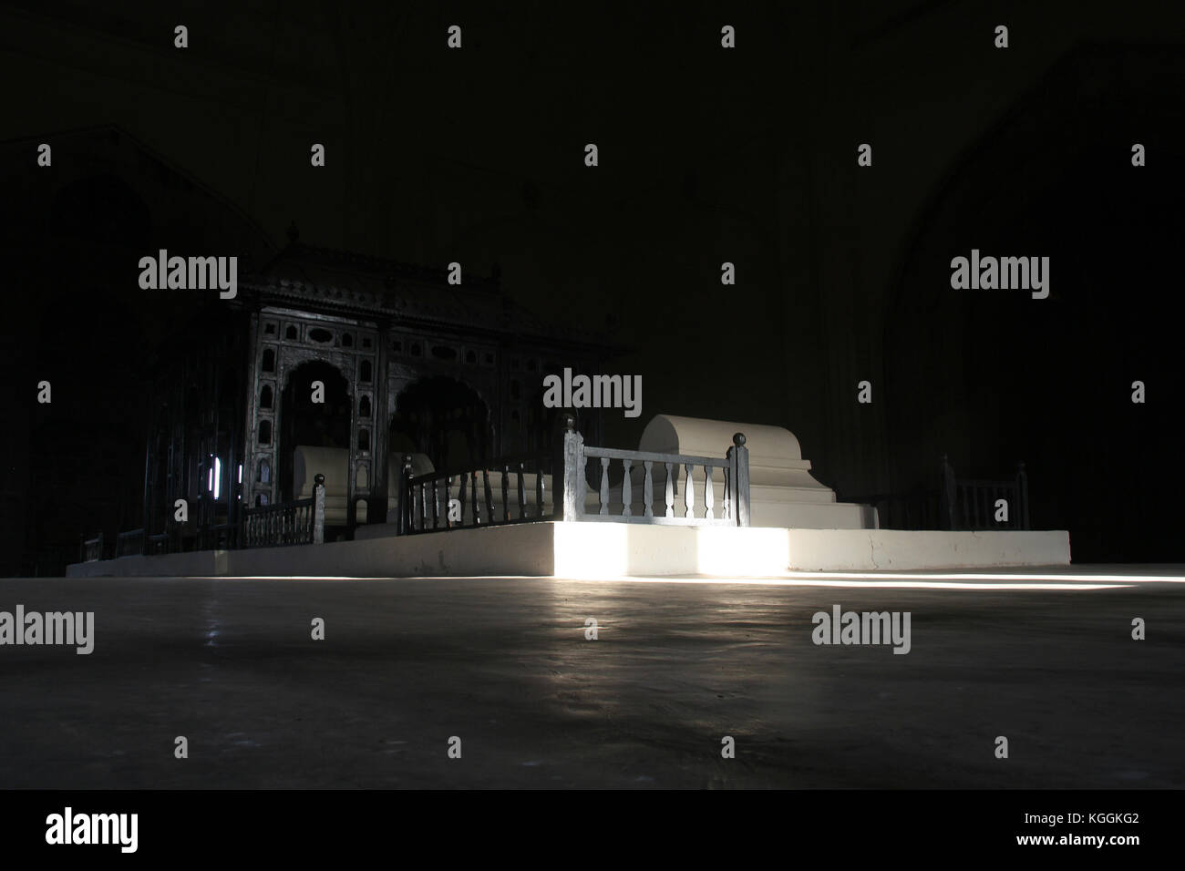 Tombs of Adilshahi king and his family at Gol Gumbaz in Bijapur ...