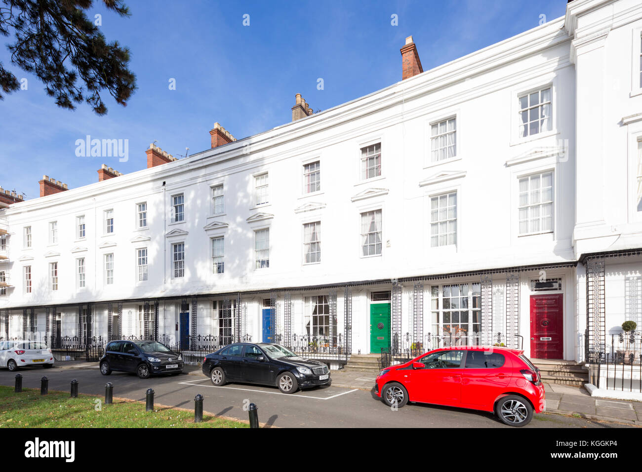 Attractive buildings in the Georgian town of Leamington Spa ...